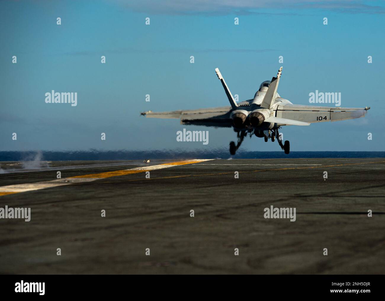 230220-N-MH015-1084 PHILIPPINE SEA (Feb. 20, 2023) An F/A-18F Super ...