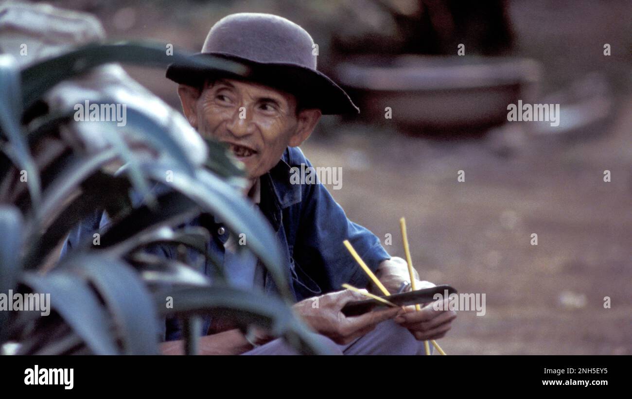 Palaung tribe hi-res stock photography and images - Alamy