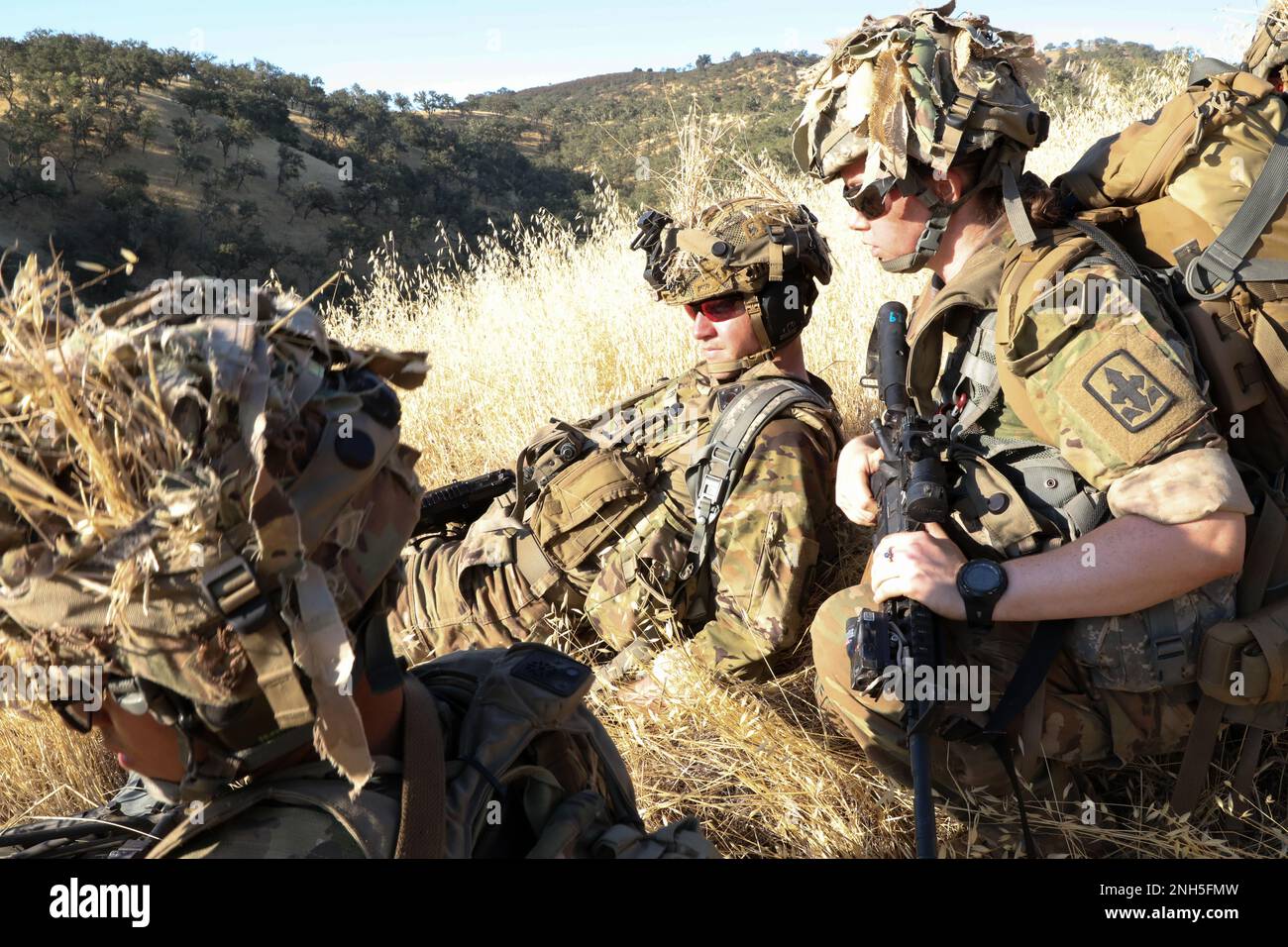 Alaska Army National Guard Soldiers assigned to Alpha Company, 1st ...