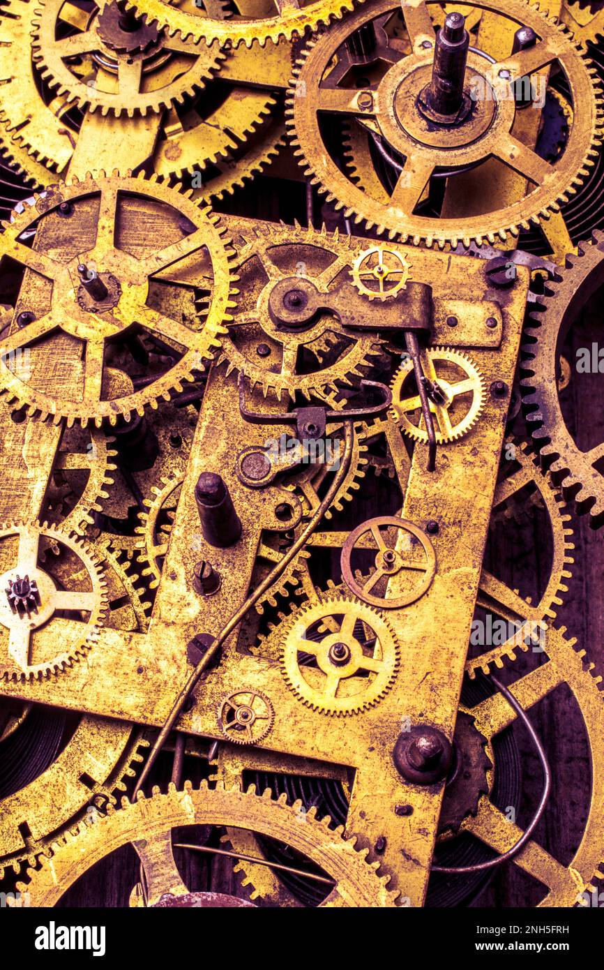 Brass gears hi-res stock photography and images - Alamy