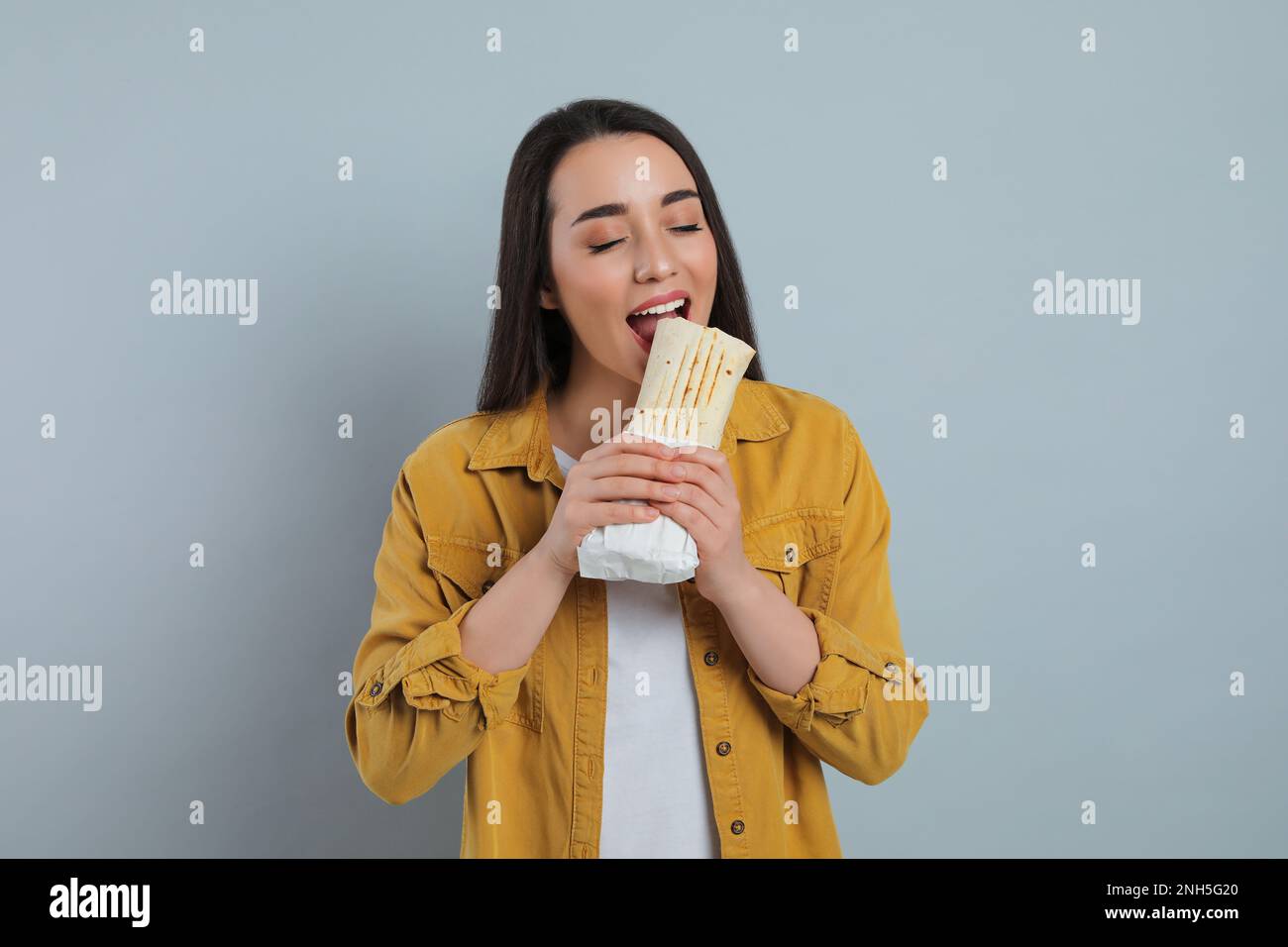 Turkish shawarma young cook hi-res stock photography and images - Alamy