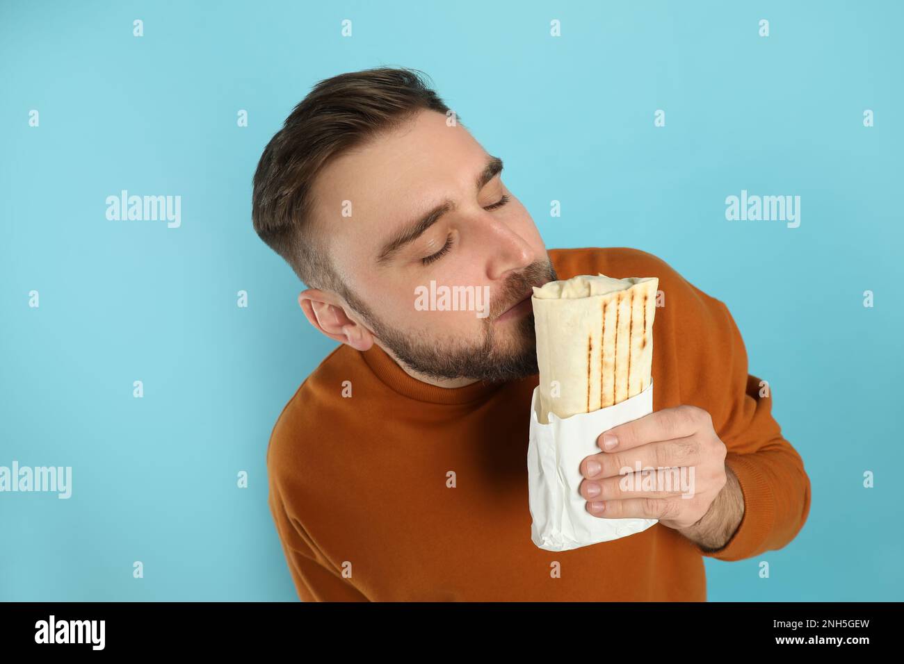 Turkish shawarma young man hi-res stock photography and images - Alamy