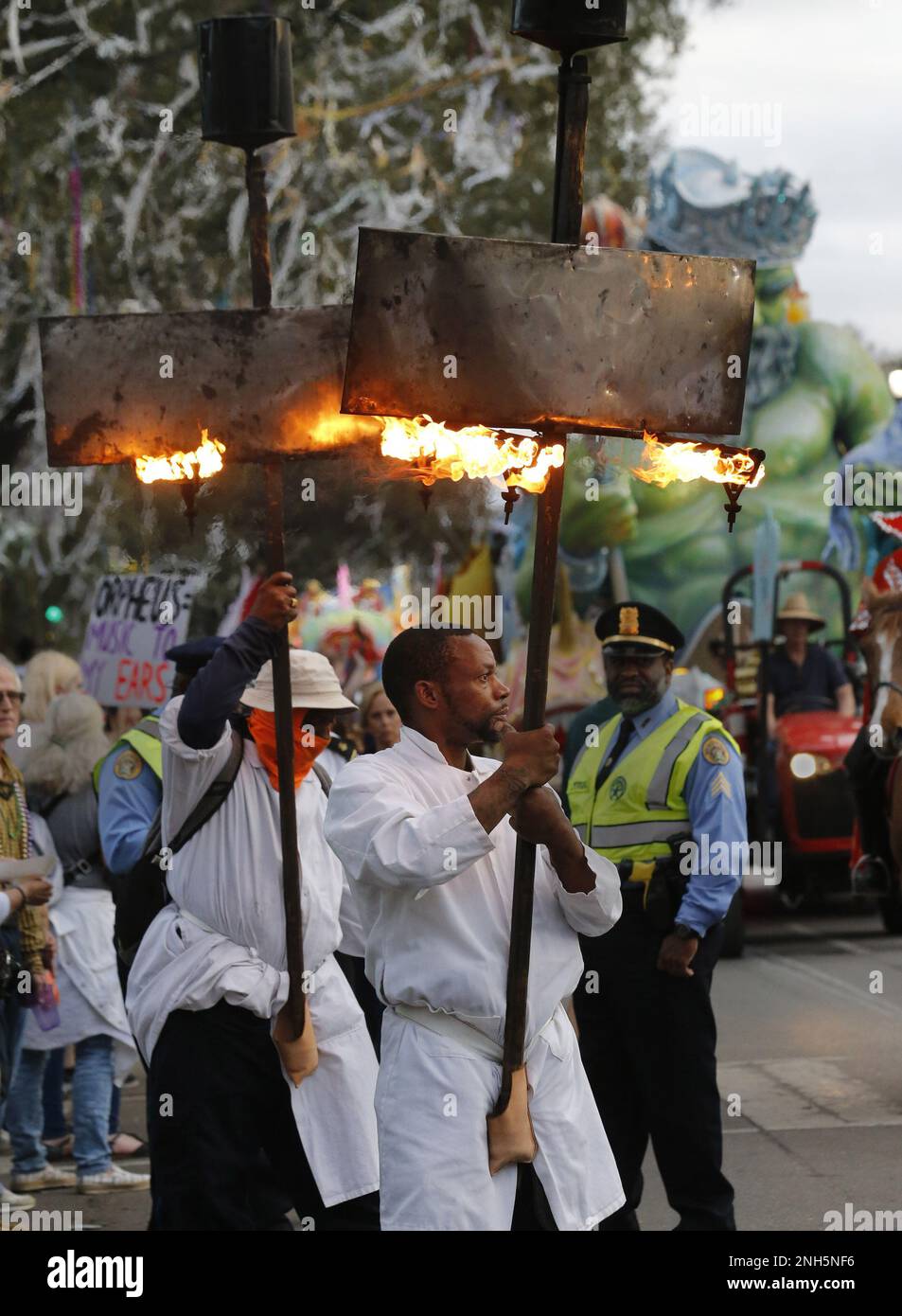Flambeaux Bourbon Street Outdoor Lantern With Goose Neck Bracket By