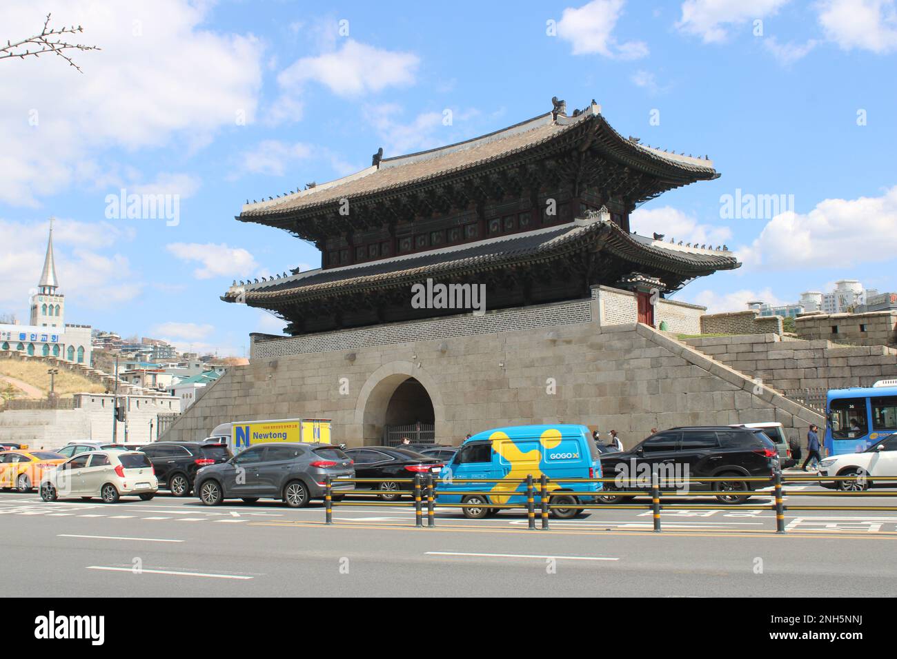 Dongdaemun gate hi-res stock photography and images - Alamy