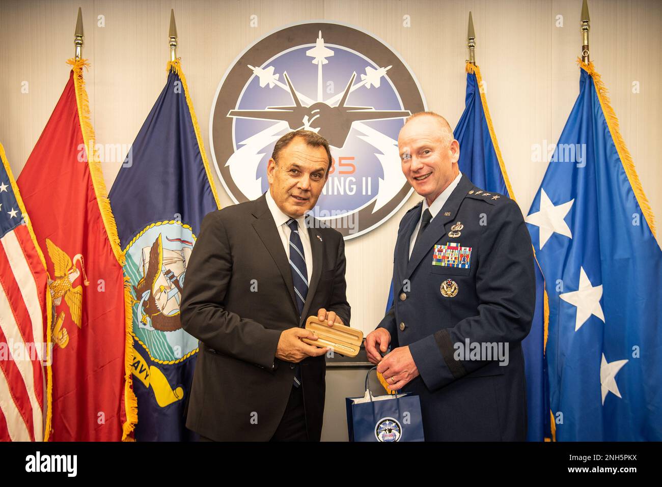 CRYSTAL CITY, VA. (July 18, 2022) – Lt Gen Michael Schmidt (right ...