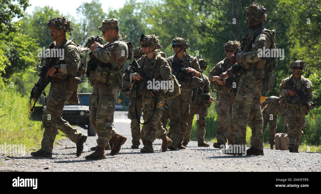 U.S. Army Soldiers assigned to Charlie Company, 1st Battalion, 181st ...