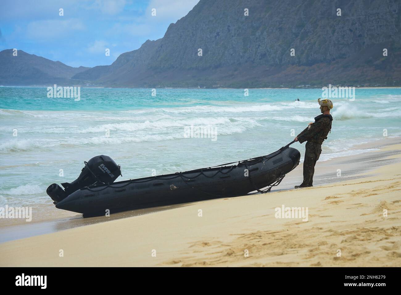 220718-N-EE352-1425 BELLOWS AIR FORCE STATION, Hawaii (July 18, 2022) A ...