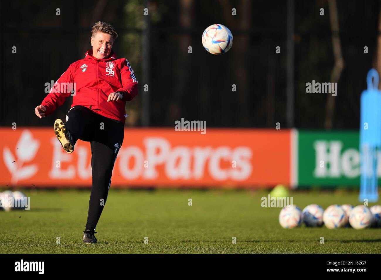 Rotterdam - (l-r) Assistent coach Sandra van Tol of Feyenoord V1 during ...