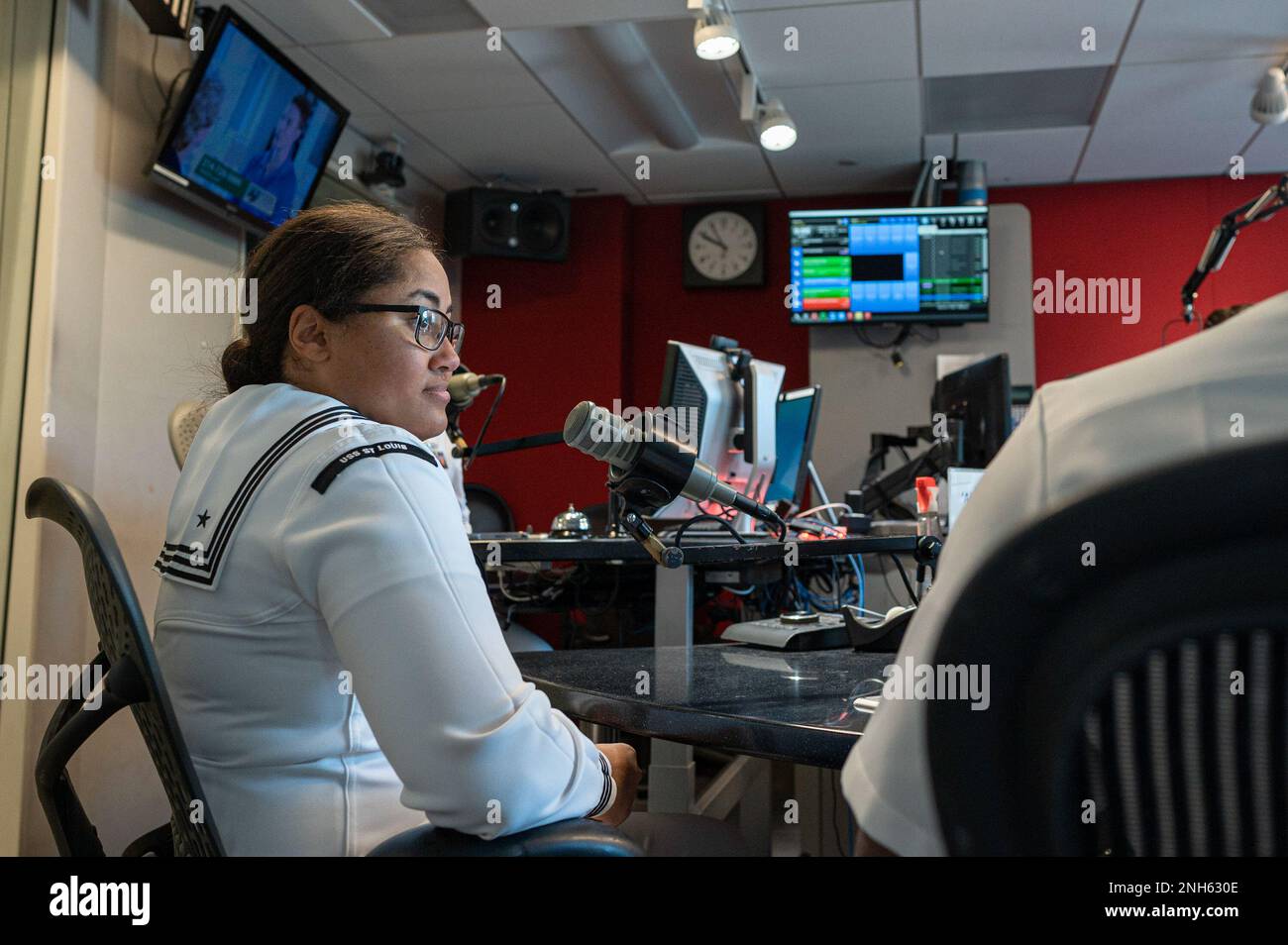 ST. LOUIS (July 19, 2022) Operations Specialist 2nd Class Penni Hilson ...