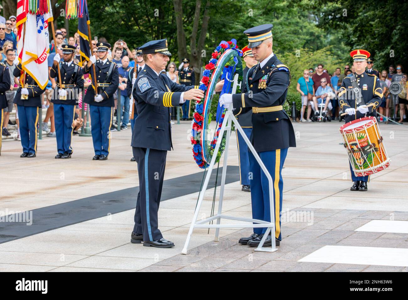 Soldiers assigned to the 3d U.S. Infantry Regiment (The Old Guard ...
