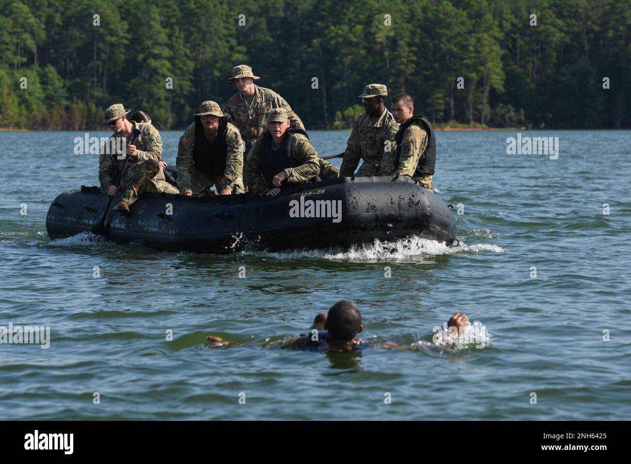 U.S. Army National Guard Soldiers, with the 125 Engineer Multi-Role ...
