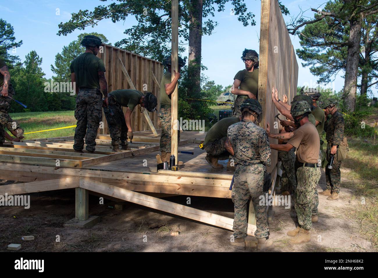 CAMP SHELBY, Miss. (Jul. 19, 2022) Seabees assigned to Naval Mobile ...