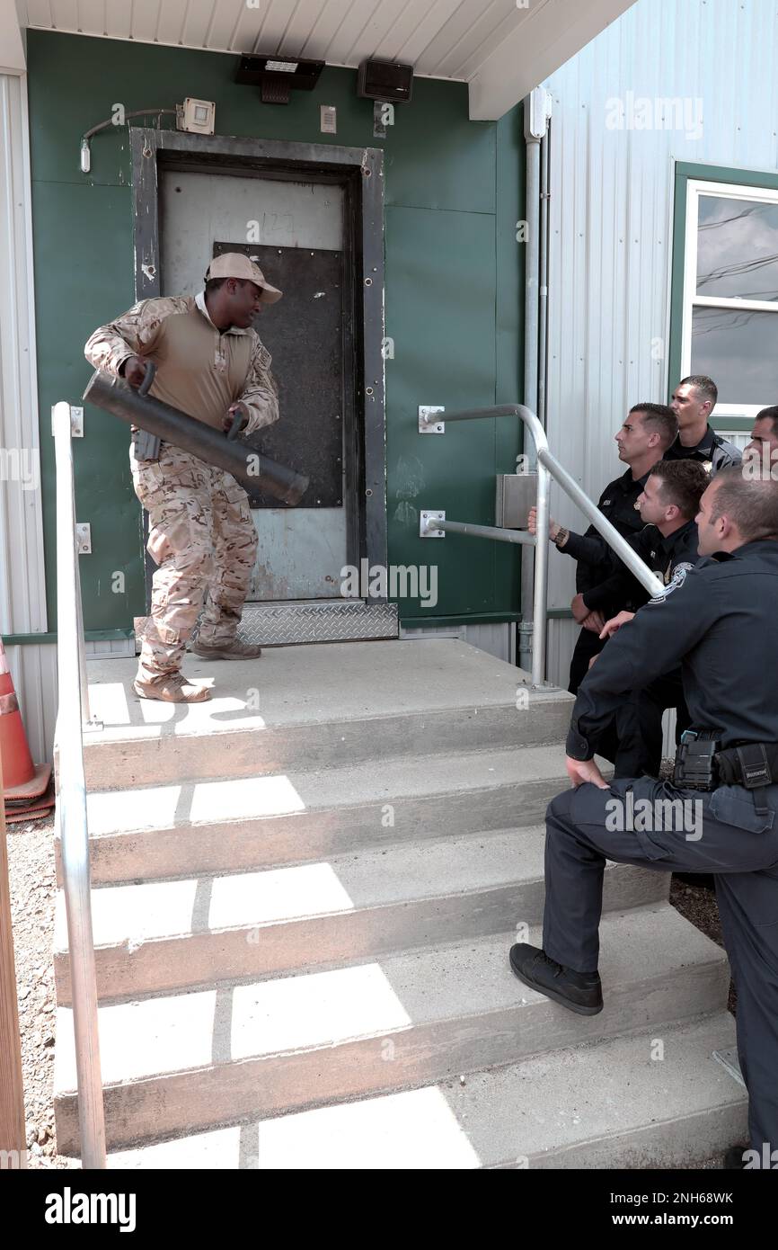 U.S. Customs and Border Protection Officers conduct a room clearing ...