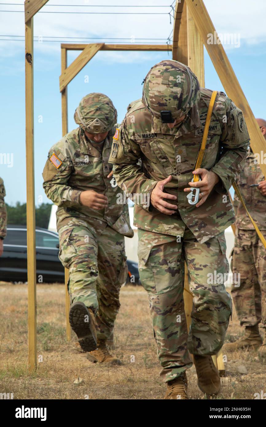 U.S. Army Soldiers with the 412th Civil Affairs Battalion participate ...