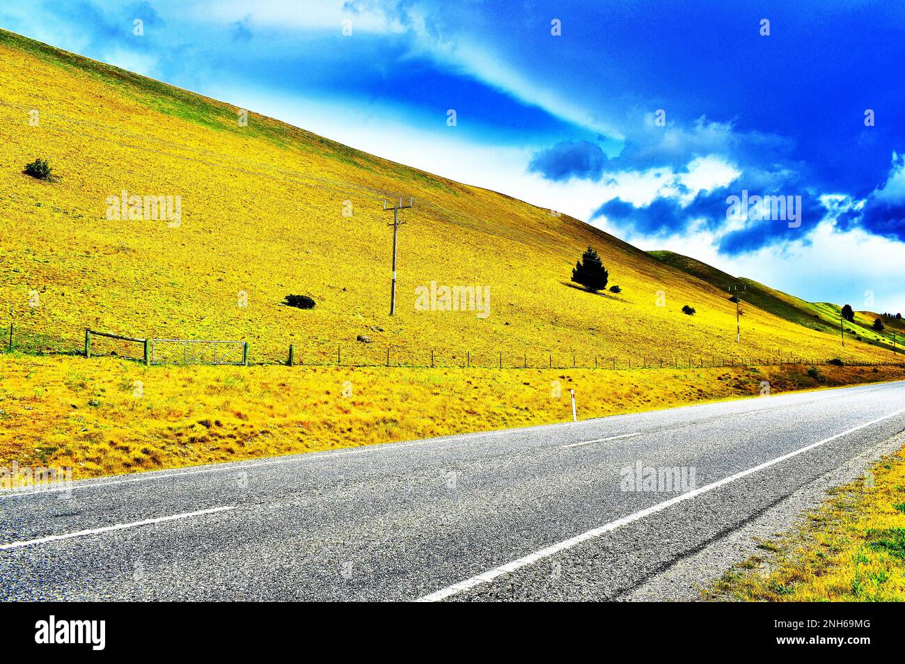 Landscape triangles hi-res stock photography and images - Alamy