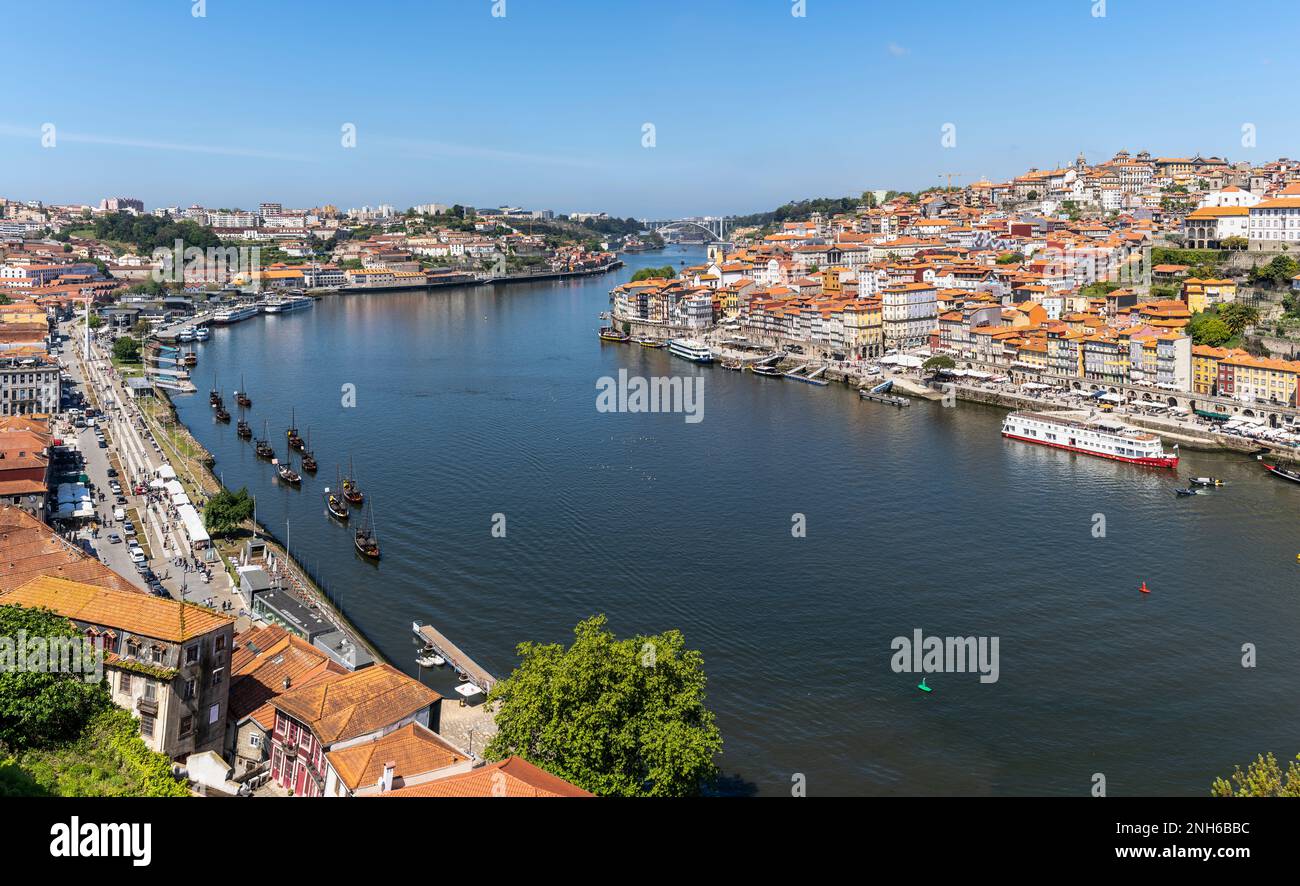 Douro river between porto hi-res stock photography and images - Alamy