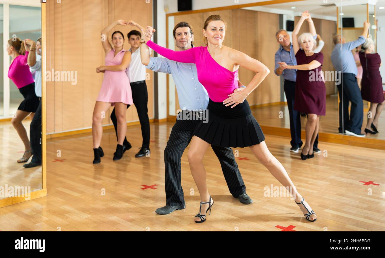 Professional dancers practicing modern choreography hi-res stock photography and images - Alamy
