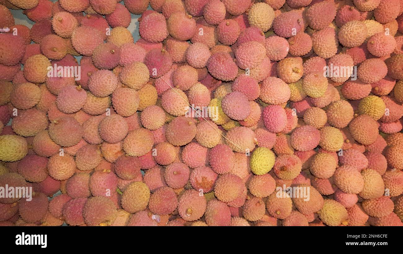 Litchi fruits fresh juicy hi-res stock photography and images - Alamy