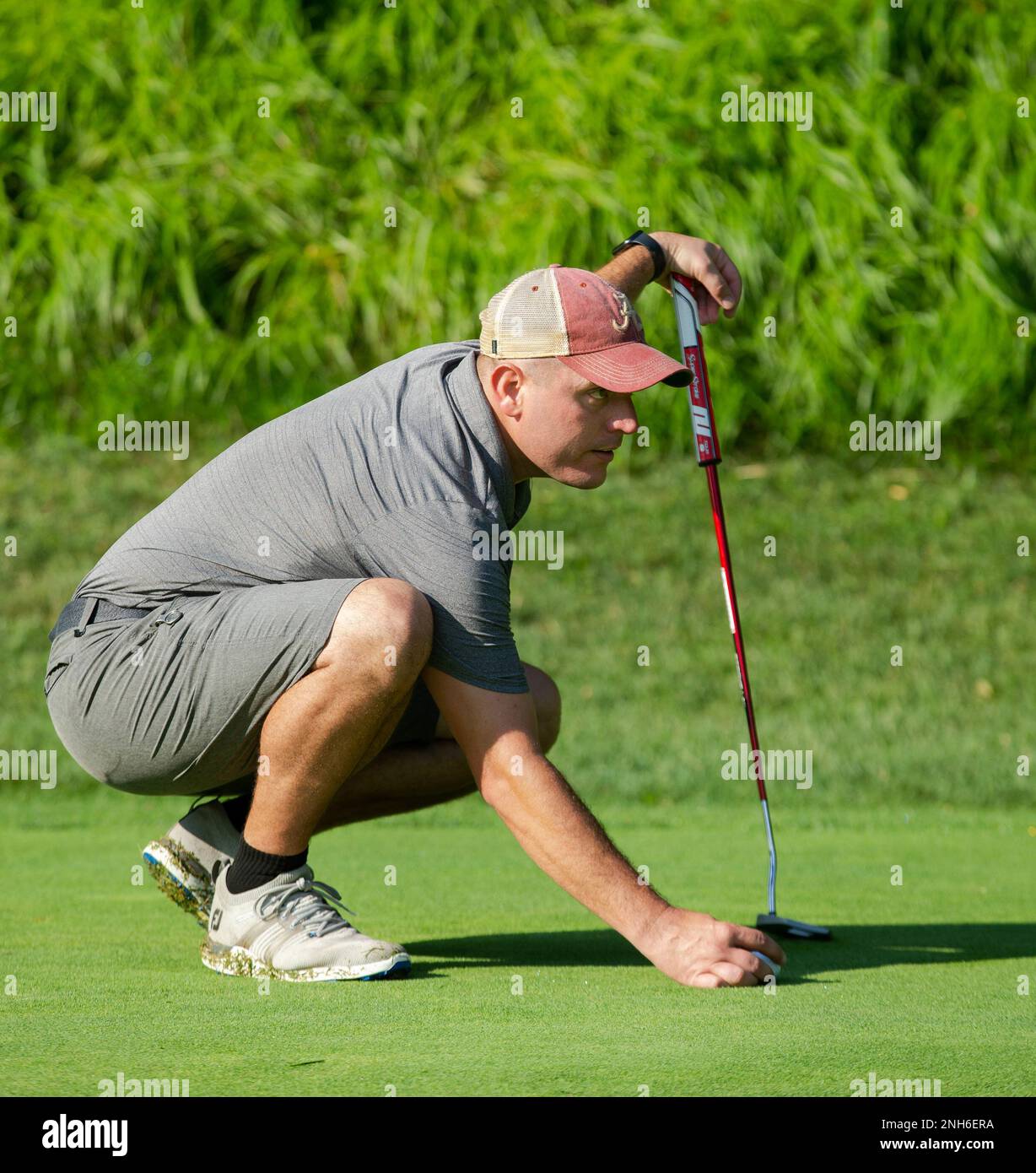 U.S. Marine Corps Chief Warrant Officer 3 Ricky Cunningham, electro ...
