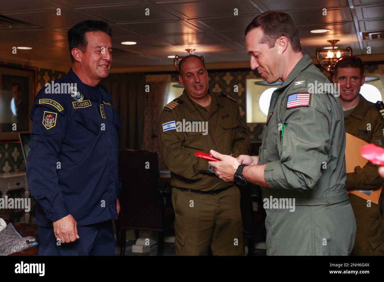 Fuerza naval del pacifico naval hi-res stock photography and images - Alamy