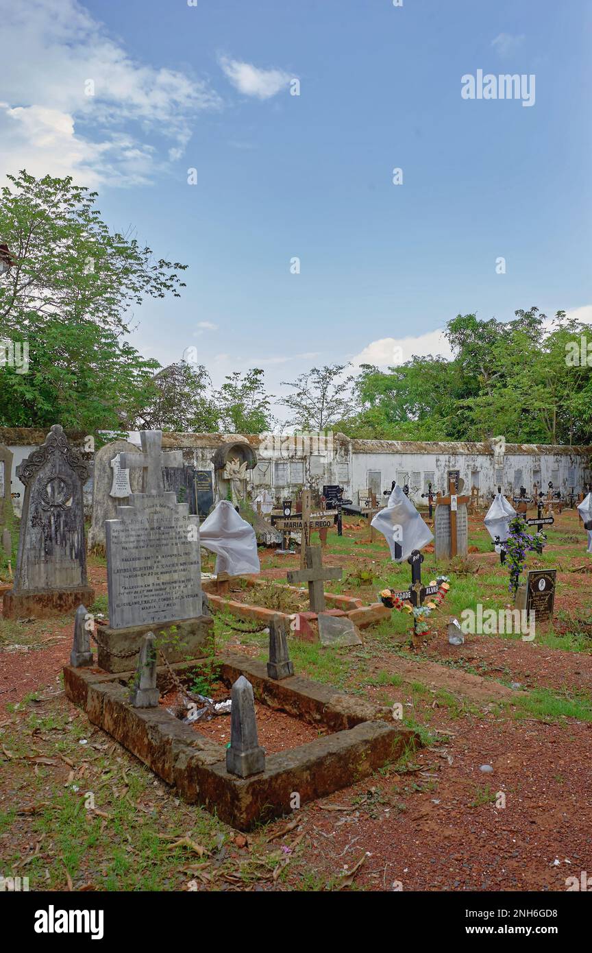 06 09 2009 Vintae Cemetery Graveyard In Our Lady Of Compassion Church ...