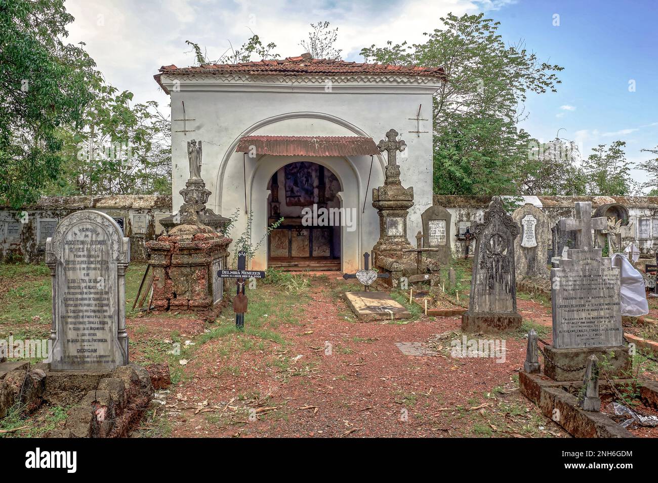 06 09 2009 Vintae Cemetery Graveyard In Our Lady Of Compassion Church ...