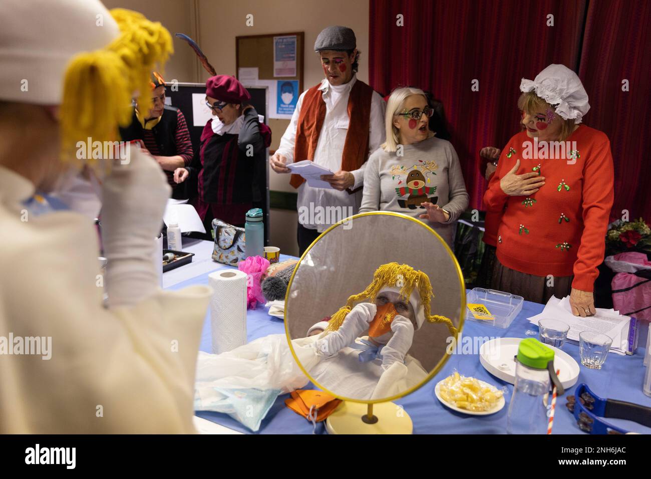 Behind the scenes with The Lulworth Players family amateur dramatics ...