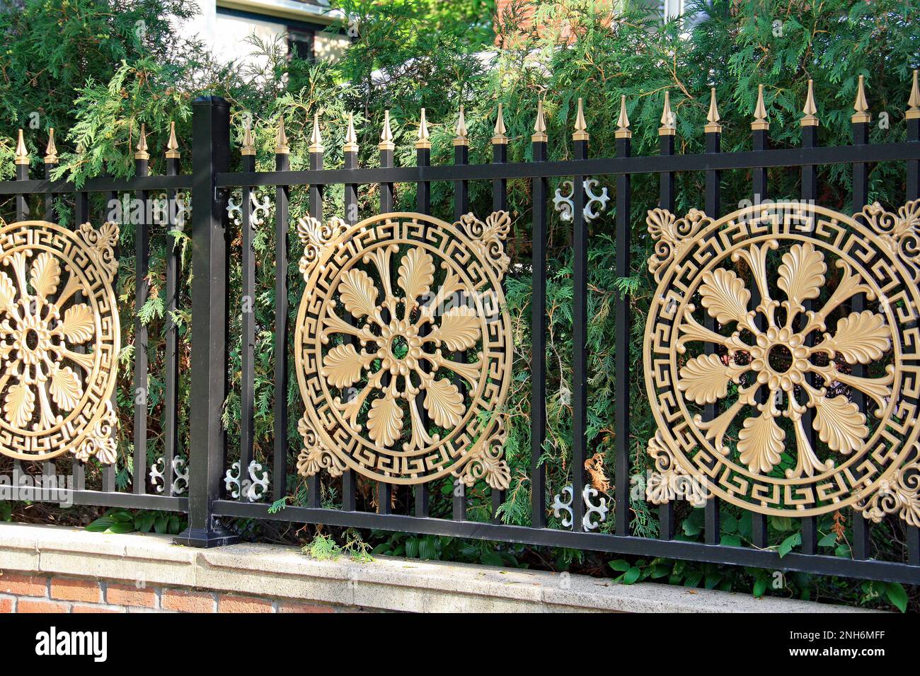 Gold wrought iron fence hi-res stock photography and images - Alamy