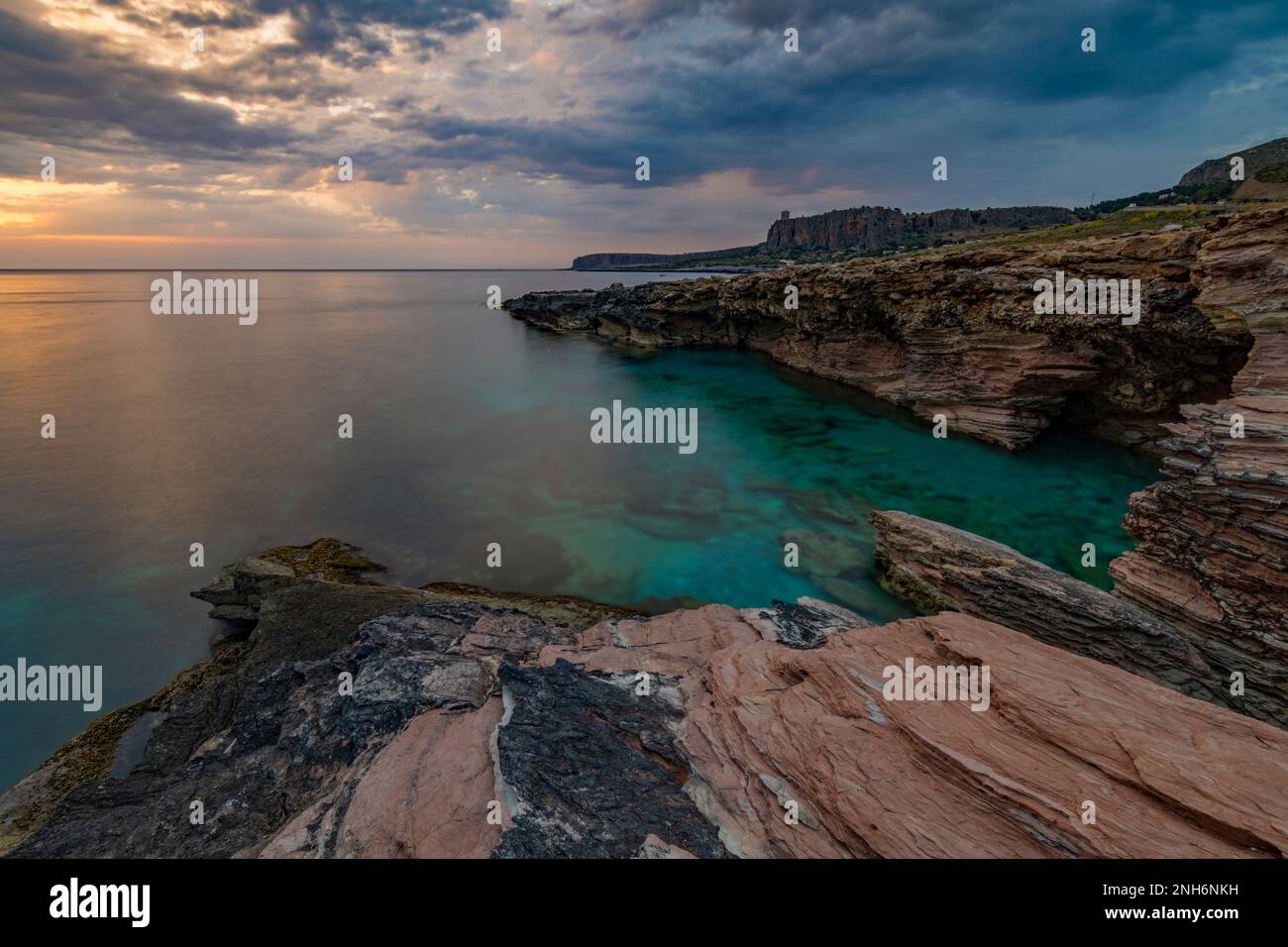 Macari cliff sunset hi-res stock photography and images - Alamy