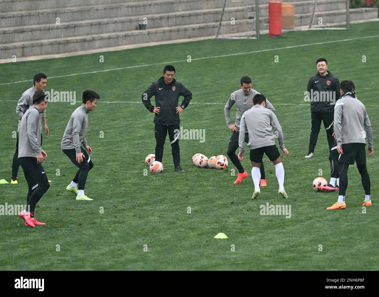Chengdu Rongcheng Football Club conducts the winter training to prepare ...