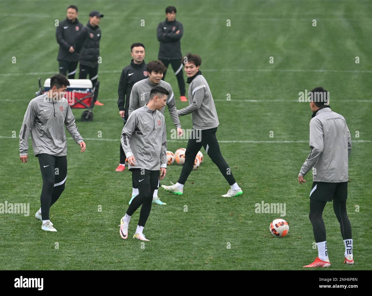 Chengdu Rongcheng Football Club conducts the winter training to prepare ...