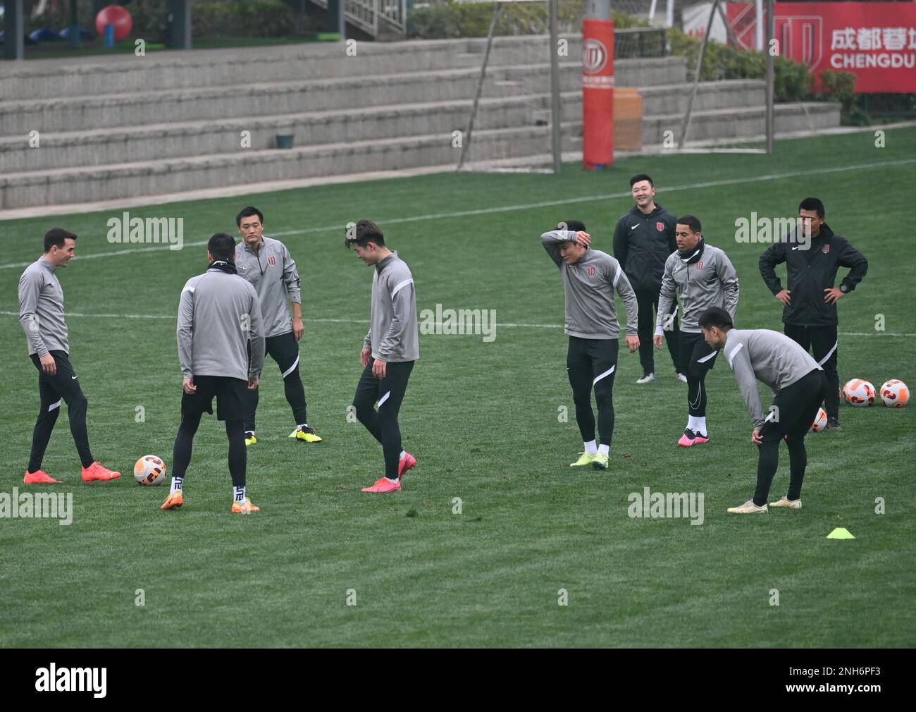 Chengdu Rongcheng Football Club conducts the winter training to prepare ...