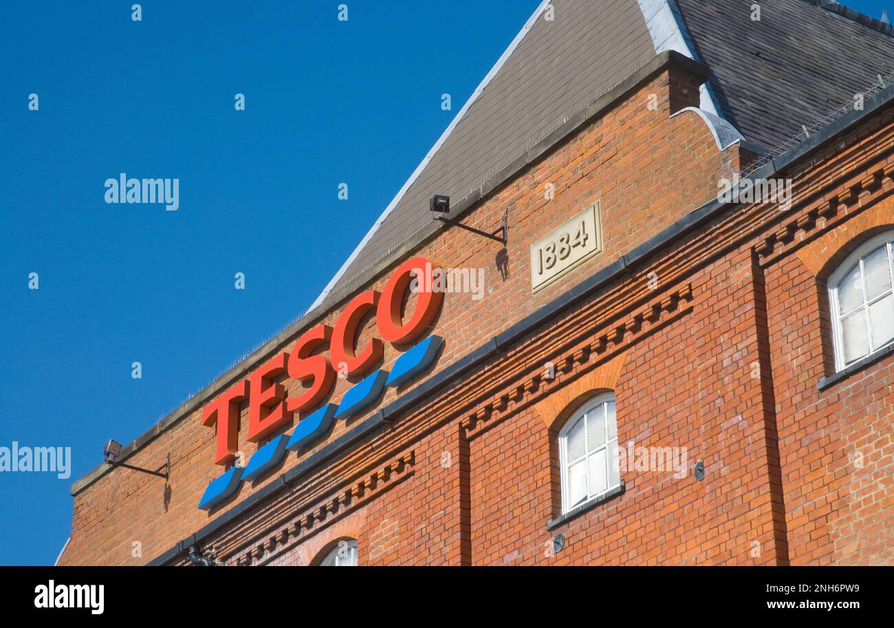 a tesco store in an old building in Faversham in north Kent Stock Photo ...