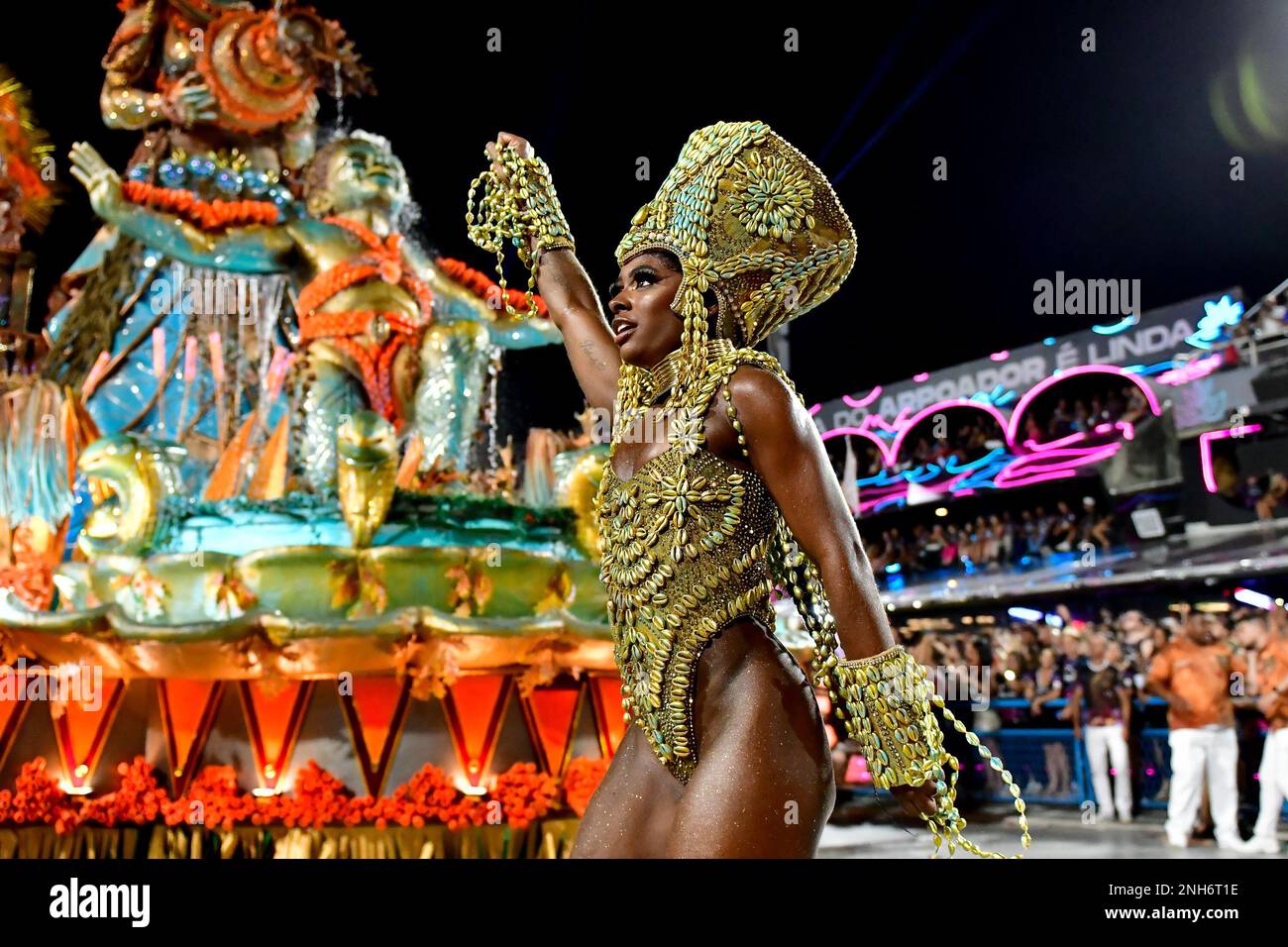 RJ - Rio de Janeiro - 02/20/2023 - CARNIVAL RIO 2023, SPECIAL GROUP PARADE - Members of the ...