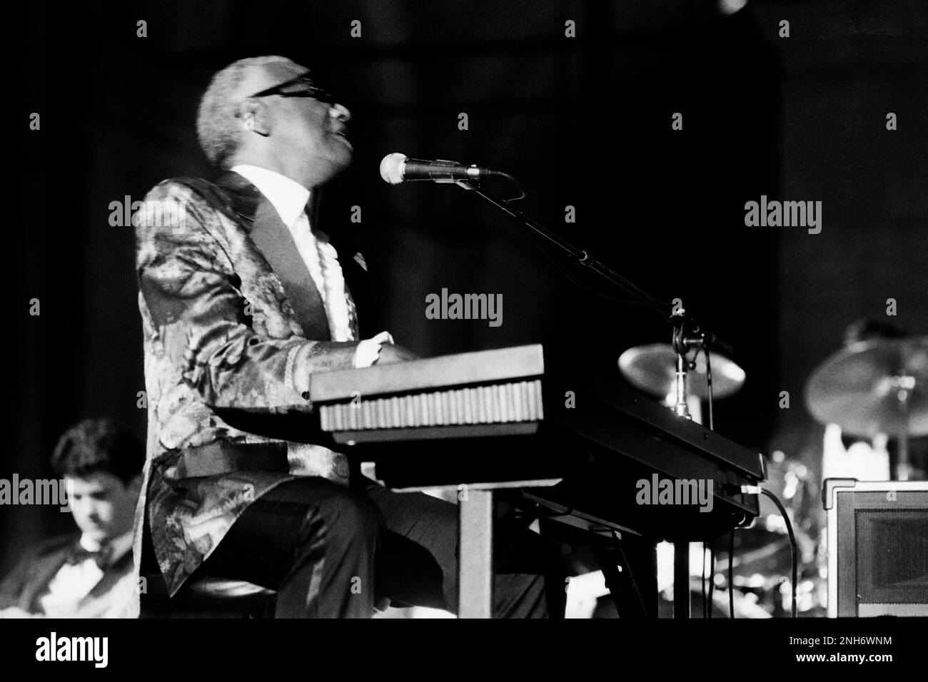 Archives 90ies; American singer and musician Ray Charles performs at ...