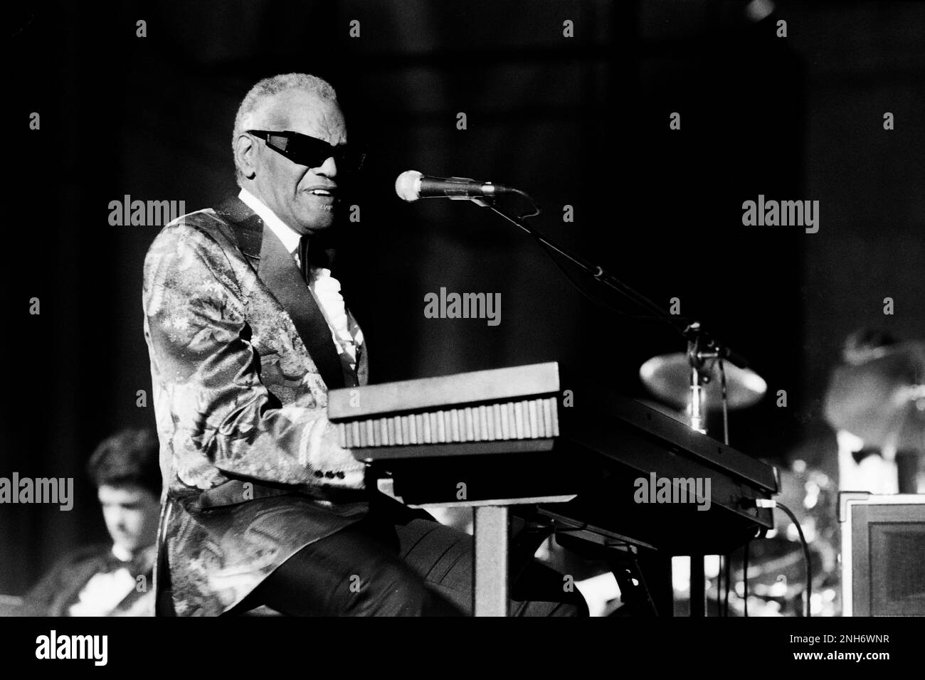 Archives 90ies; American singer and musician Ray Charles performs at ...