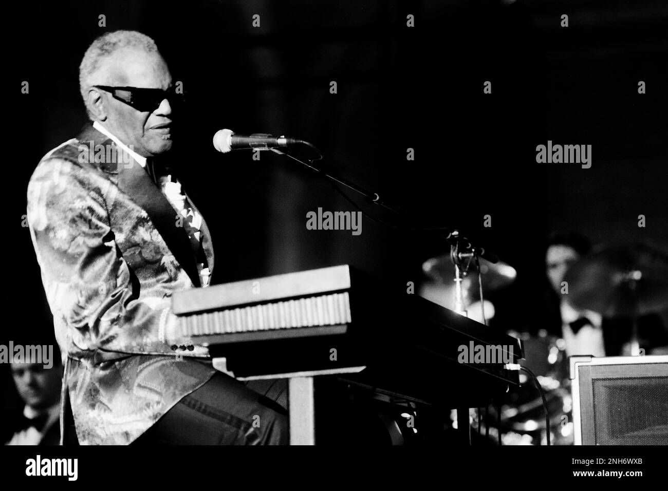 Archives 90ies; American singer and musician Ray Charles performs at ...