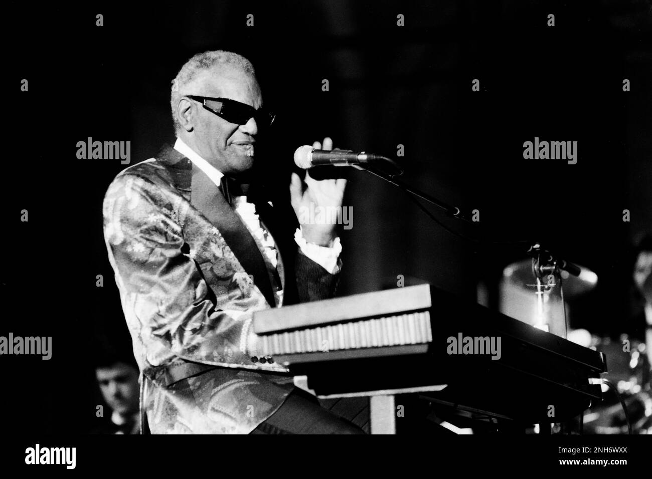 Archives 90ies; American singer and musician Ray Charles performs at ...