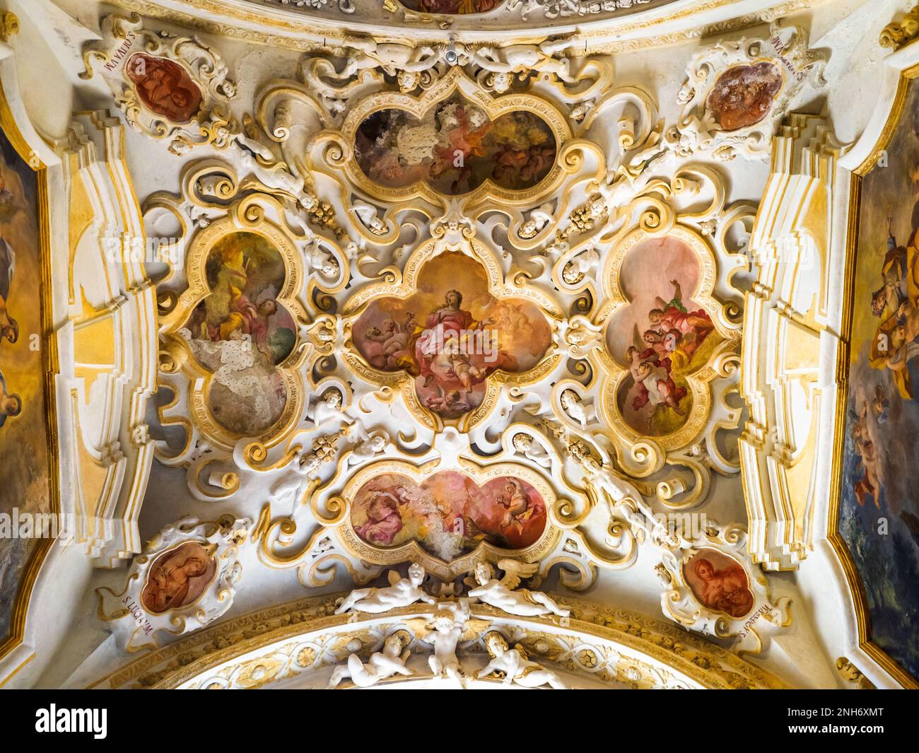Gesu ceiling hi-res stock photography and images - Alamy