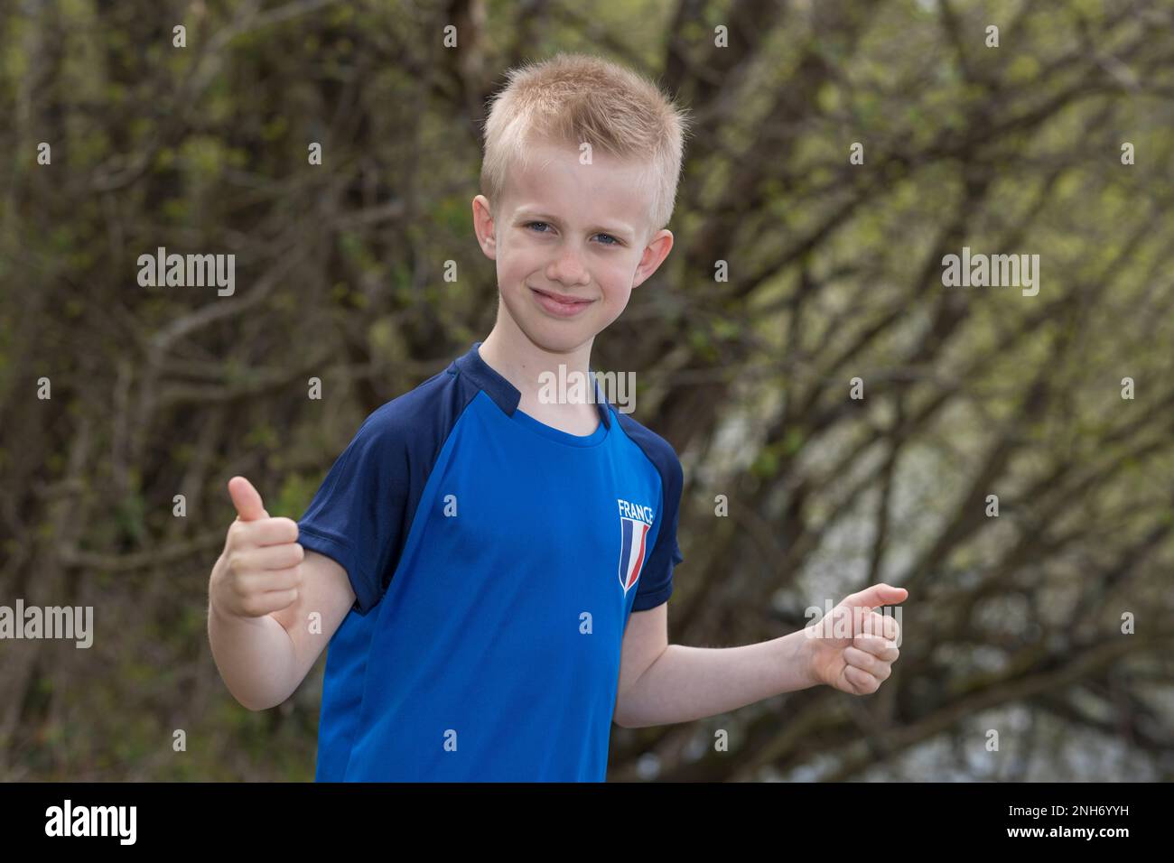 Little boy winning Stock Photo - Alamy