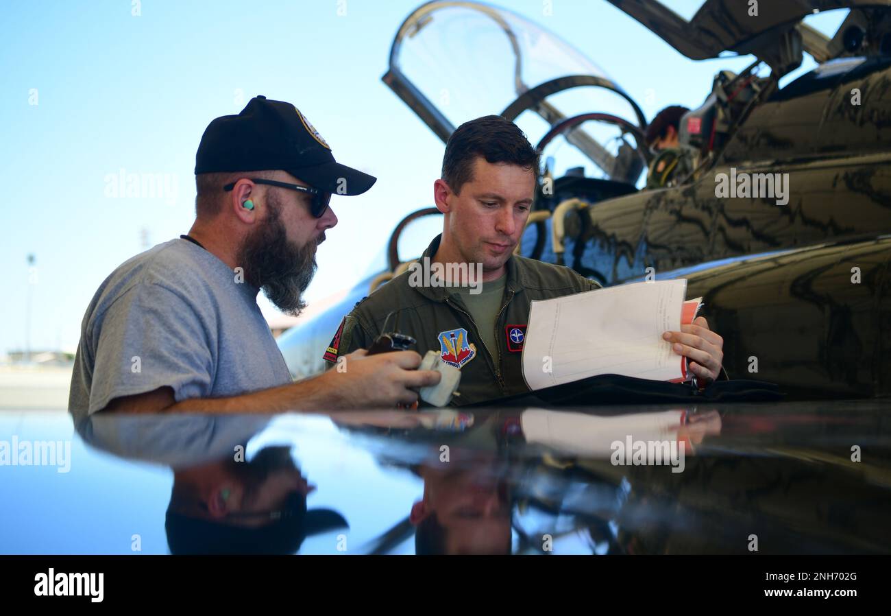 Chris maurer hi-res stock photography and images - Alamy