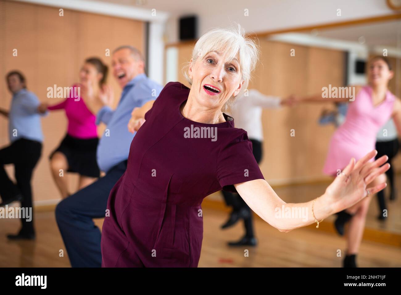 mature parthners dance jive Stock Photo - Alamy