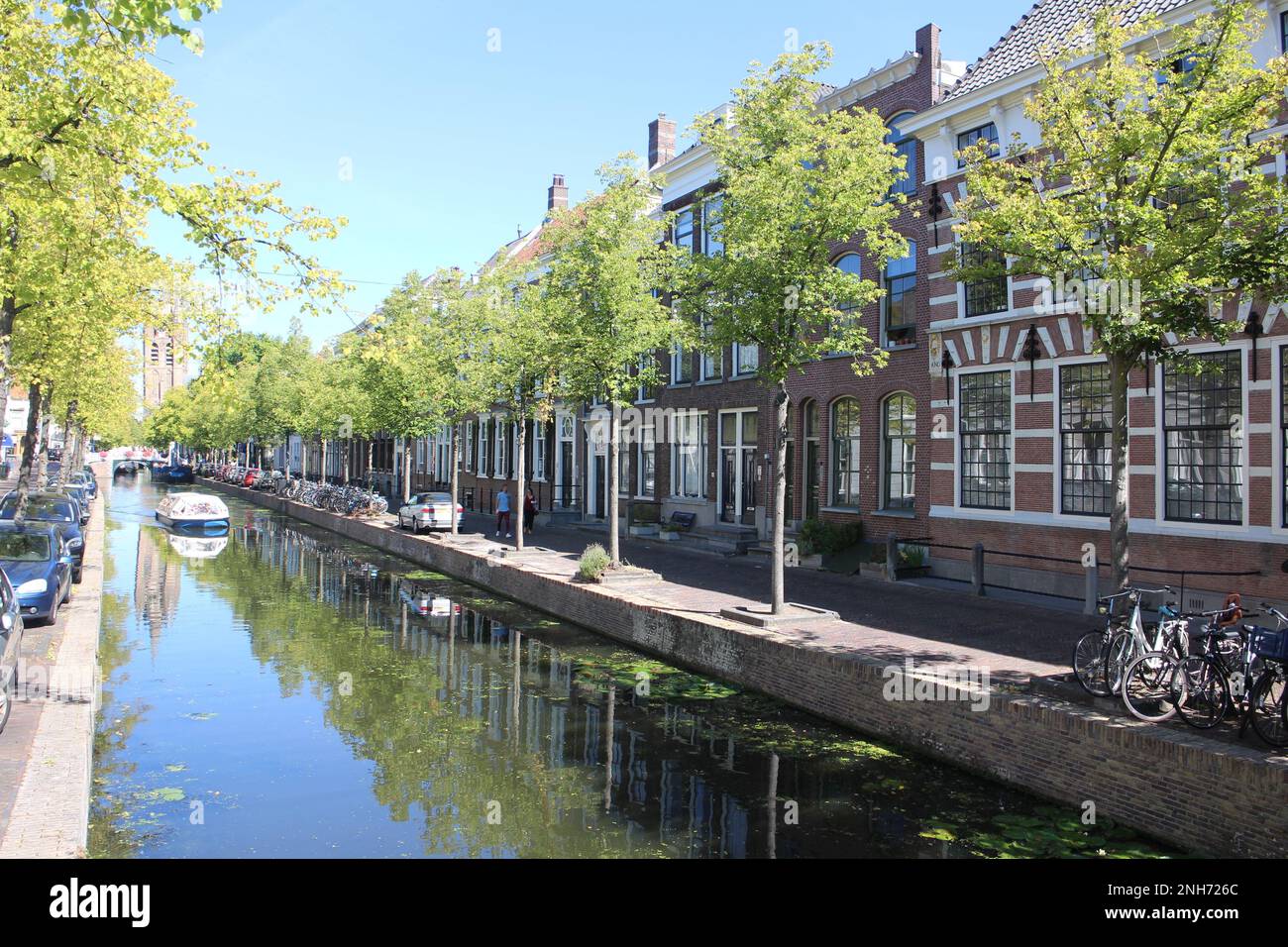 Old town and canal in Delft, Netherlands Stock Photo - Alamy