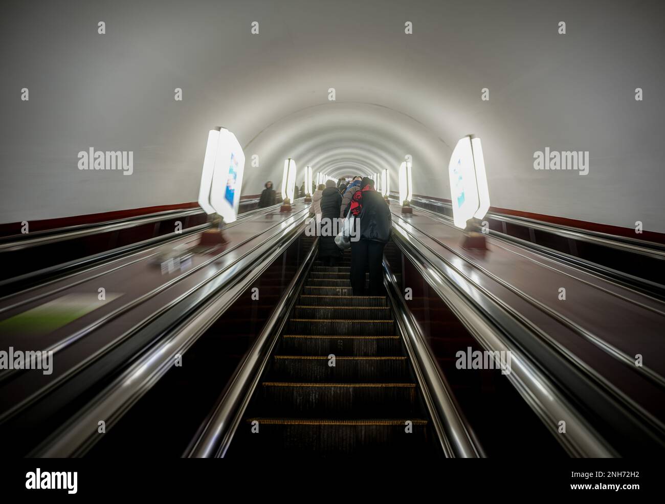 Universytet metro station hi-res stock photography and images - Alamy