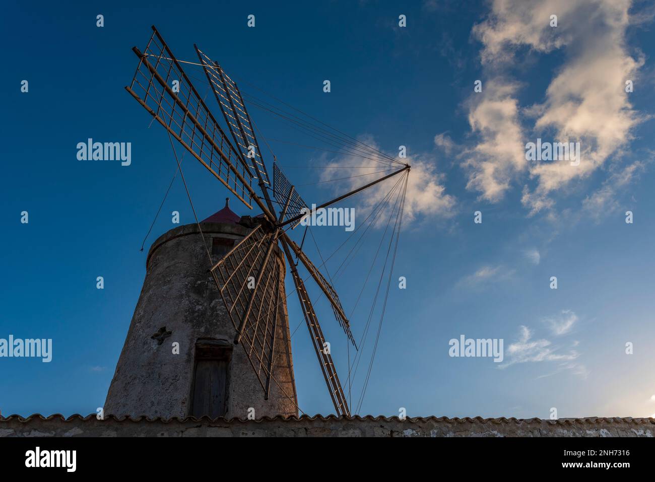 Traditional windmill, salt pans of Trapani Stock Photo - Alamy