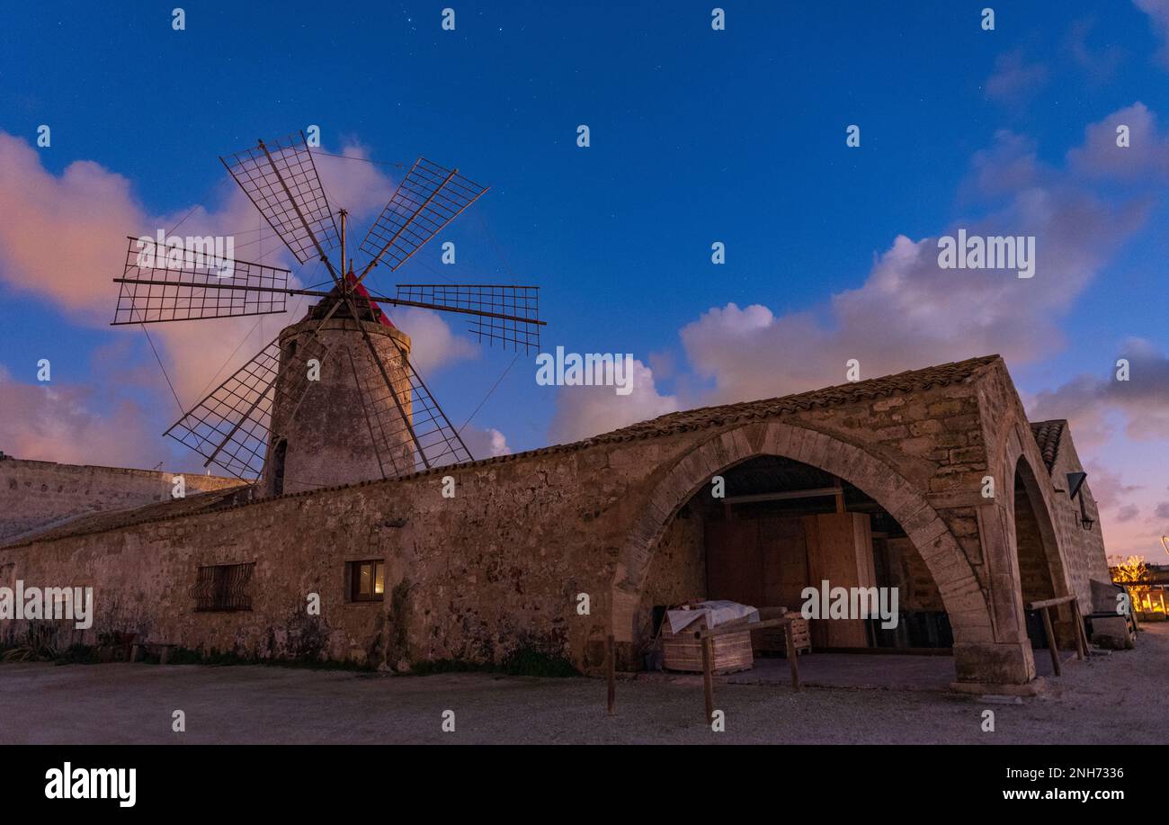 Characteristic windmill hi-res stock photography and images - Alamy