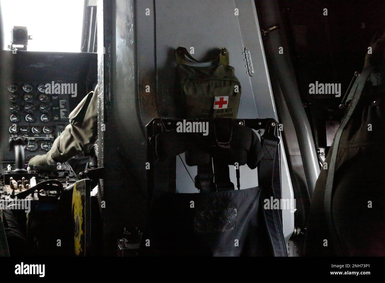 U.S. Marines with Marine Heavy Helicopter Training Squadron (HMHT) 302 ...