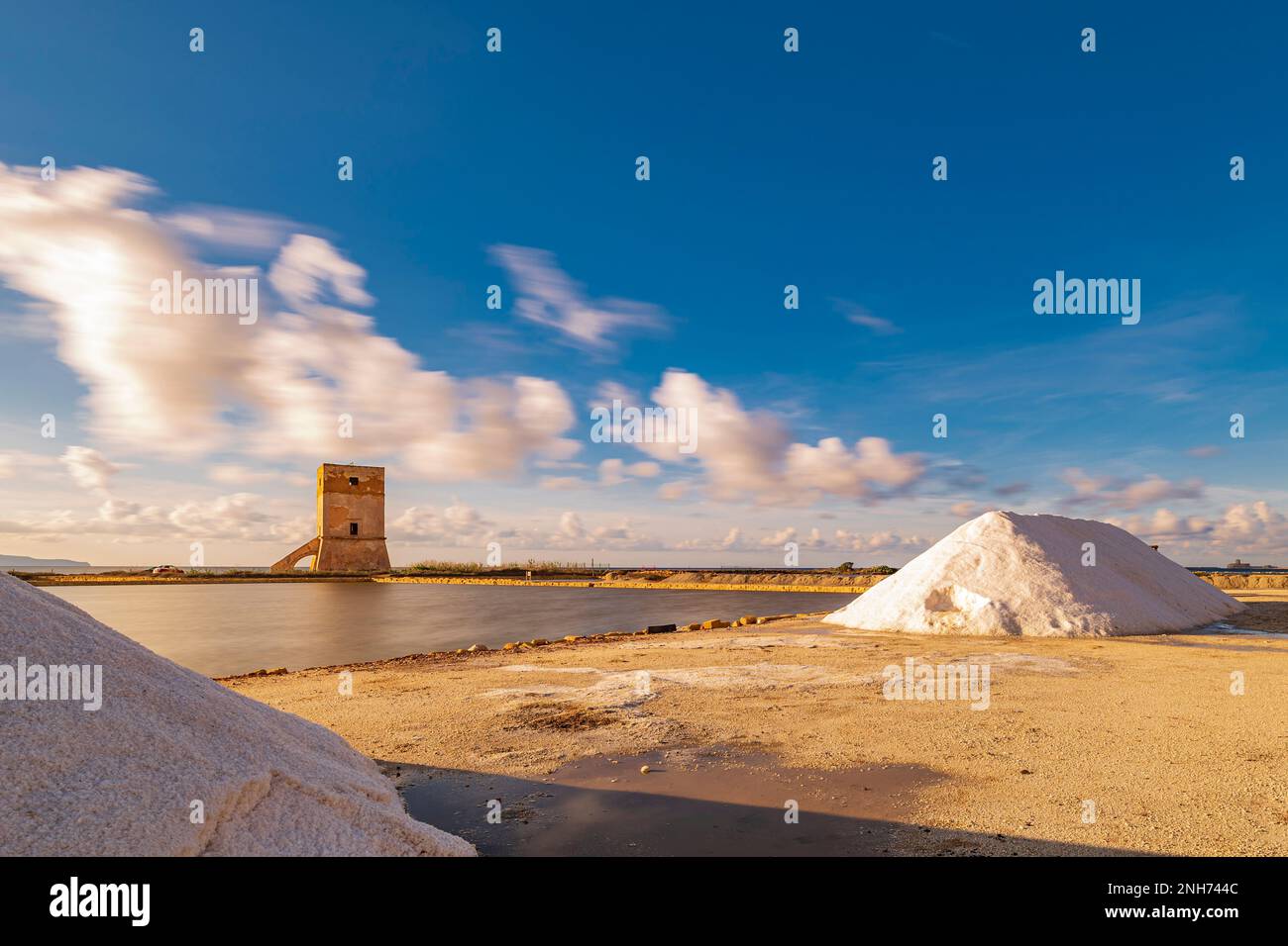 Salt pans of Trapani, Sicily Stock Photo - Alamy