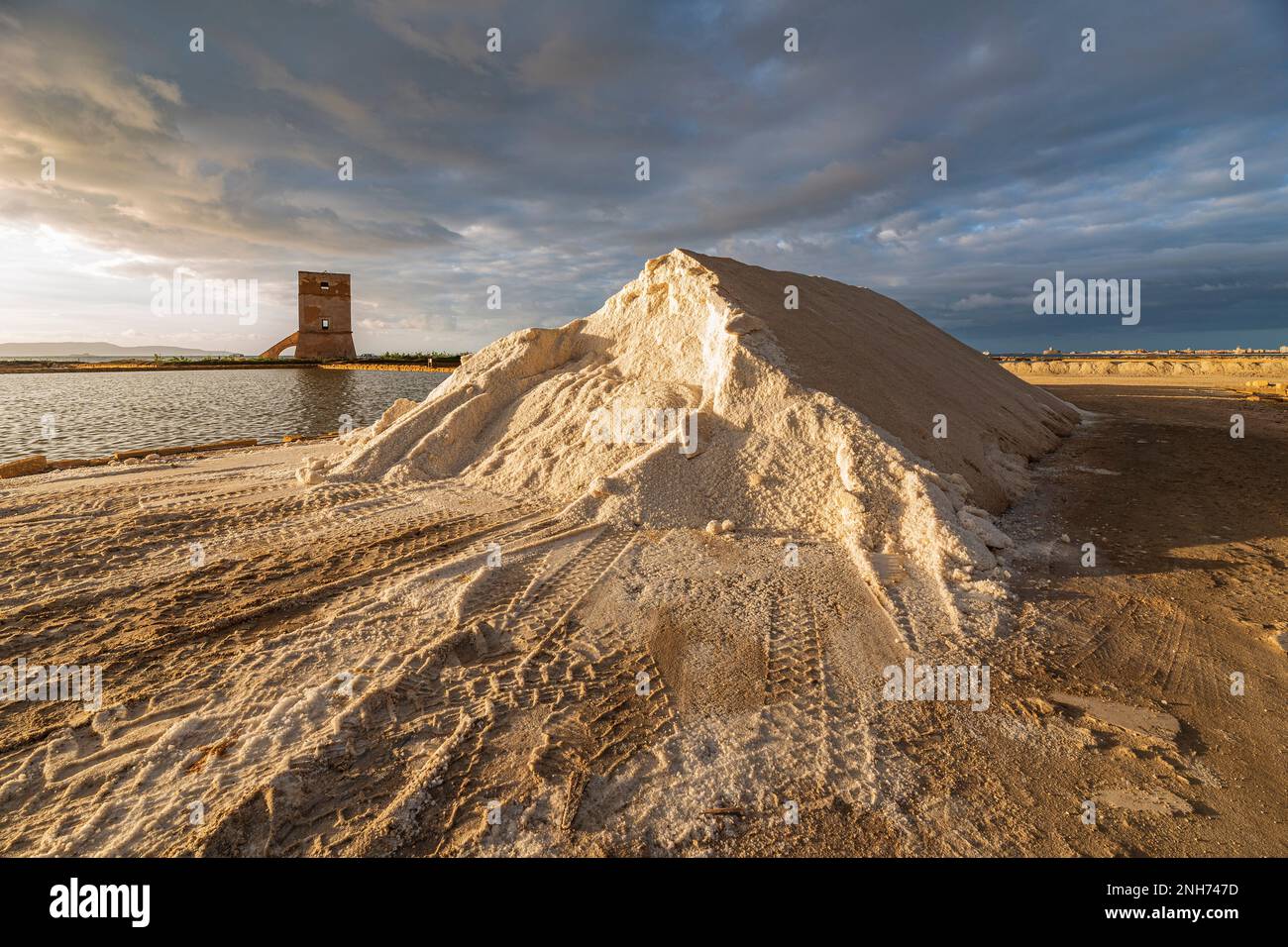 Sicily salt flats sunset hi-res stock photography and images - Alamy