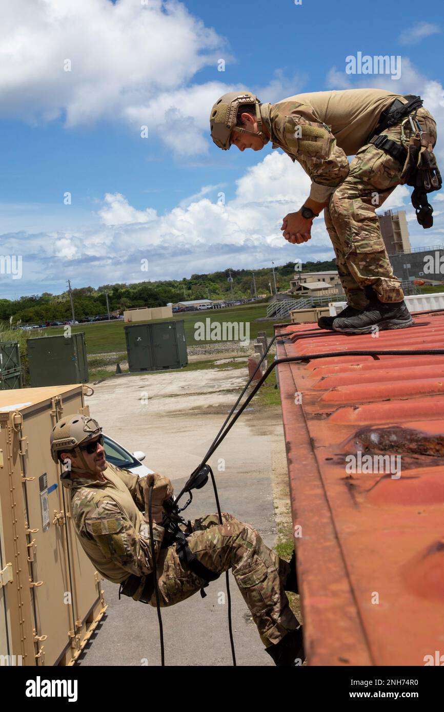 SANTA RITA, Guam (July 20, 2022) Sailors assigned to Explosive Ordnance ...